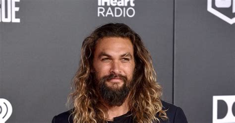 Jason Momoa Calls Out Chris Pratt For Using A Plastic Water Bottle And Then Apologizes Fame10