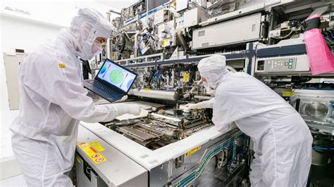 Chipmachinemaker Asml Ziet Lijst Van Bestellingen Verder Groeien