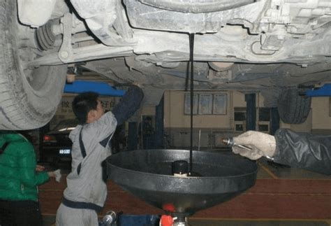 1万公里换一次机油？全合成也不行，否则就会缩短使用寿命搜狐汽车搜狐网
