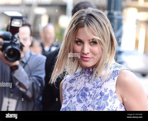 Kaley Cuoco Arrives At The La Premiere Of Blue Jasmine At The Academy