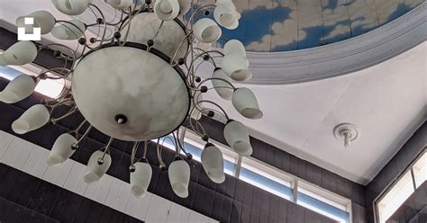 건물 천장에 매달려있는 샹들리에 사진 Unsplash의 무료 건물 이미지 건물 천장에 매달려있는 샹들리에 사진 Unsplash의 무료 건물 이미지