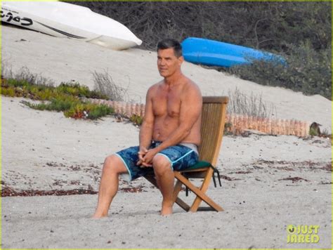 Josh Brolin Puts His Buff Body While Shirtless At The Beach Photo 4172725 Josh Brolin