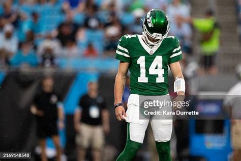 Andrew Peasley Of The New York Jets Stands On The Field Between Plays News Photo Getty Images