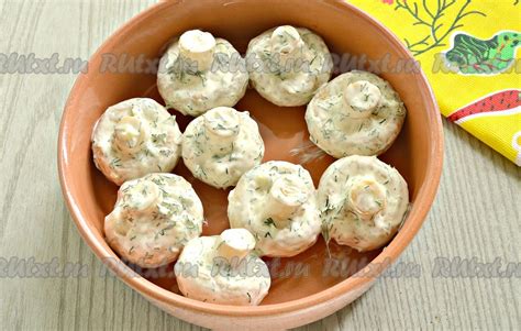 Шампиньоны в майонезе с чесноком в духовке 8 фото в рецепте