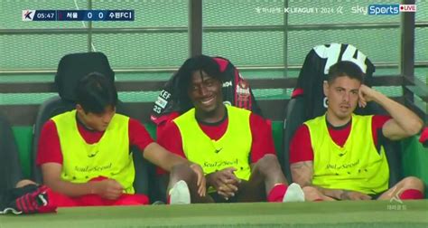 실시간 비오는날 상암에서 호날두 노쇼 확정 ㄷㄷ 국내축구 에펨코리아