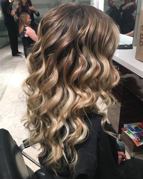 18 Stunning Naturally Curly Hairstyles For Prom Youll Love Hairstyles Vip