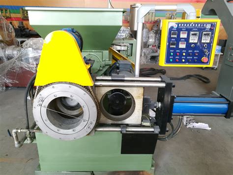 중국의 고무 압출기 실리콘 고무 압출 스트레이너 기계 고무 스트레이너 제조 업체 및 공급 업체