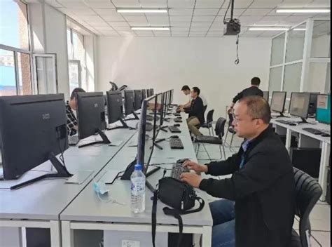 东方地球物理公司物探技术研究中心与我院 共建geoeast软件实训环境 地球科学学院 吉林大学