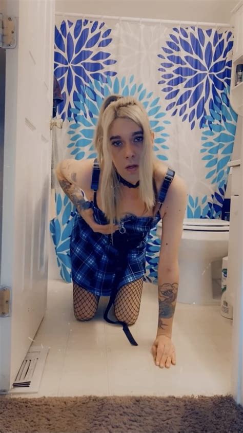 Sexy Girl Loves Being In Her Minidress Pics Xhamster