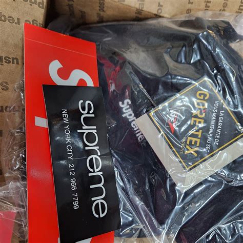 왠일로 신상스티커 들어있넹 Kream