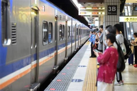 【快訊】台鐵南港車站交通號誌故障 南下班次延誤超過半小時 上報 Line Today