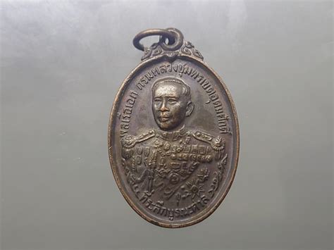 เหรียญกรมหลวงชุมพรเขตอุดมศักดิ์ ที่ระลึกบูรณะศาลเสด็จเตี่ย โดยมูลนิธิโรงเรียนเตรียมทหาร ปี ๒๕๓๐