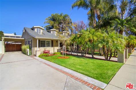21007 Costanso St Woodland Hills Ca 91364 Redfin