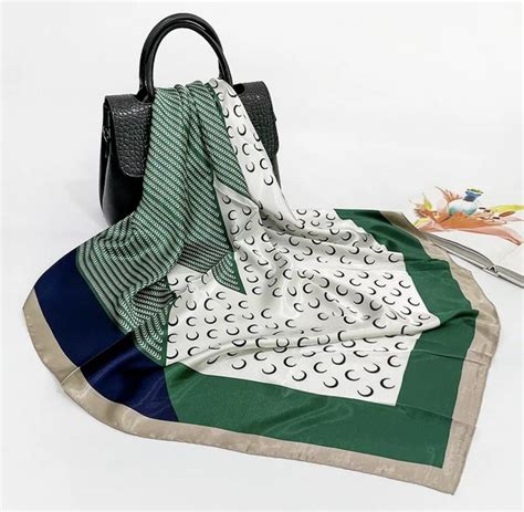 Шовкова хустина — ціна 260 грн у каталозі Шарфи Купити аксесуари за доступною ціною на Шафі