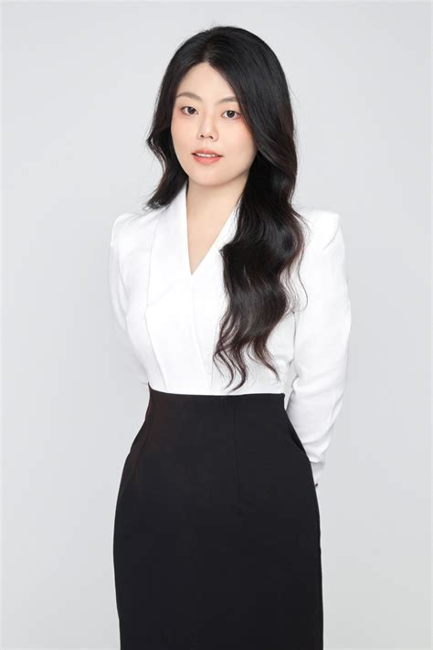 李蕊 学工办副主任