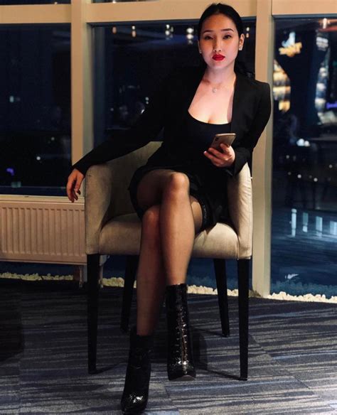 Хүчирхэг сэтгэл зүйтэй эмэгтэйг Бүтэнбаяр Сүндэръяа