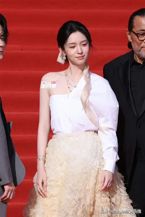 北影节红毯：关晓彤圆润、林志玲优雅、高圆圆、秦海璐惊艳四座！ 知乎