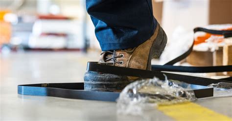 Fall Protection Safety Tips Amtrust Insurance