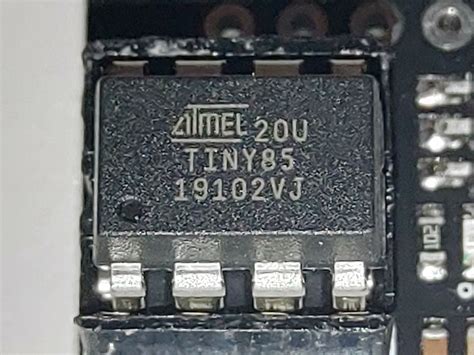 分享科技與遊戲 By Hkgoldenmra 使用 Arduino Ide 將 Sketch 直接寫入到 Attiny85