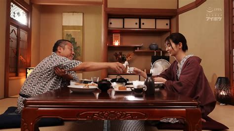 I Unexpectedly Ended Up Sharing A Room With My Boss Who I Hate To