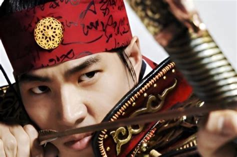 خبرآنلاین عکس تصویری پربازدید از دوران کودکی جومونگ در کنار