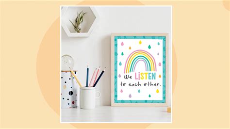 World Of Eric Carle 32 Piece Shapes Mini Bulletin Board