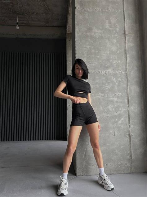 Костюм спортивного стиля с шортами и топом — цена 500 грн в каталоге ...