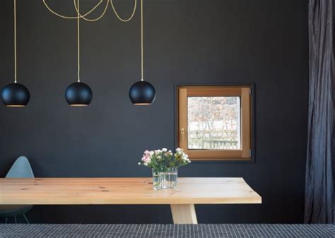 Holzhaus Am Auerbach House Has Projecting Terraces