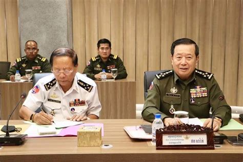 នាយឧត្តមសេនីយ៍ ចាយ សាំងយុន ដឹកនាំប្រជុំត្រួតពិនិត្យគណ