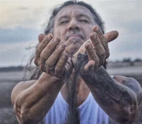 O Sertão Flores Sendo Por Raimundo Carvalho O Escritor E Artista Plástico Que Viaja O Mundo