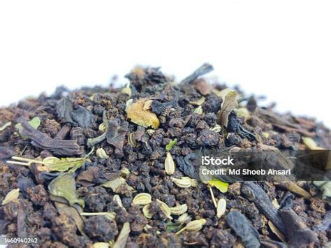 Bahan Teh Herbal Dengan Masala Black Tea Powder Atau Debu Kering Dengan Atau Tanpa Daun Hijau