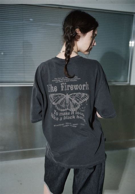 무채색 패션 봇 On Twitter 이벤트 제품지원 랜덤으로 3명 선정해서 티셔츠 드립니다 꼼파뇨 나비 퀄리티 미쳤고 워싱 처리도 너무 좋네요 🩶 리트윗하면