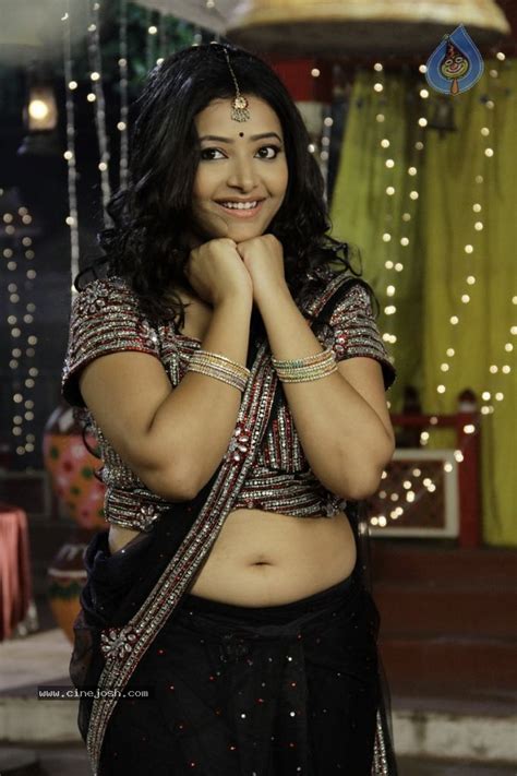Swetha Basu Prasad New Spicy Stills Photo 16 Of 151