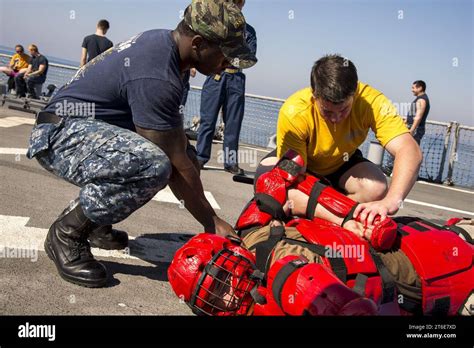 USS HOPPER DDG 70 140215 Stock Photo Alamy