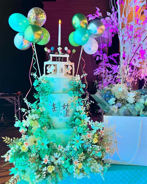 아이엠케익 연예인생일케이크 웨딩케이크 팬미팅케이크 기업행사케이크 생화케이크 영화필름케이크 주신분도 받으시는분도 만족해주셔서 이번주도 활기차게 시작해봅니다 영화