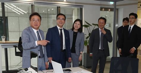 넵스의 스마트오피스 둘러보는 고쿠요 부사장