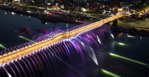 월화교 분수쇼가 밝히는 강릉의 밤[포토뉴스]