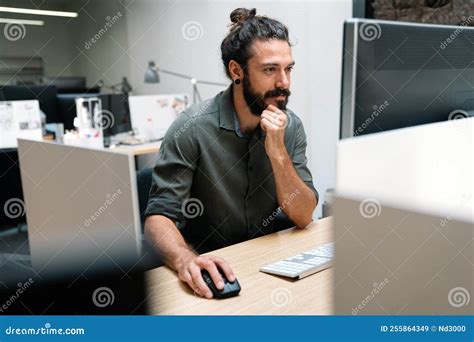 Concept Of Digital Diagramprogrammer Softwareyoung Finance Analist