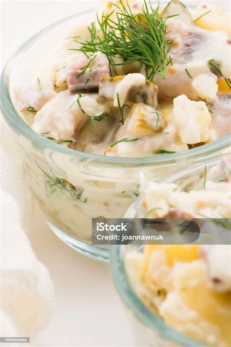 마요네즈와 겨자를 입은 청어 오이 감자로 만든 샐러드 라솔 0명에 대한 스톡 사진 및 기타 이미지 0명 감자 요리 겨자 Istock
