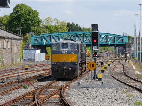 Ie 071 Class Locomotive At Limerick © Gareth James Cc By Sa 2 0 Geograph Ireland