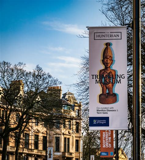 도시 거리의 기둥에 있는 표지판 사진 Unsplash의 무료 글래스고 이미지