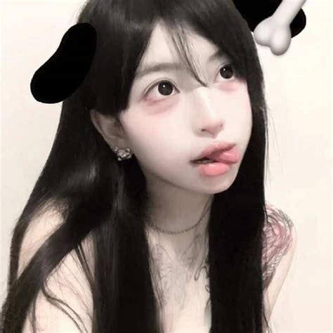 可爱女孩吐舌头真人微信头像 小姐姐吐舌头头像