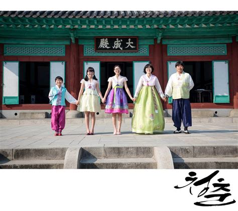 청춘사진관 진정한 봄의 시작을 알리는 4월의 첫 날 싱그러운 봄의 기운을 담은 한 가족의 아름다운