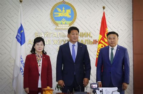 БОАЖ ын Сайд Д Сарангэрэл тамгаа гардлаа