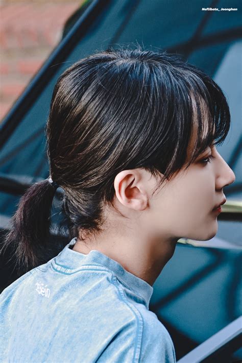 [잡담] 윤정한 머리 묶음 인스티즈 Instiz 연예 카테고리