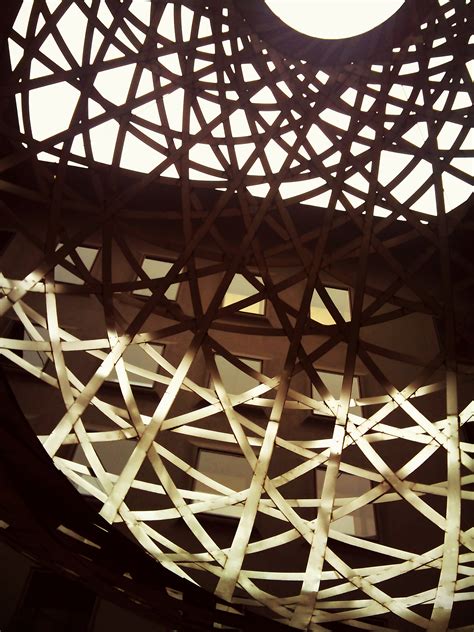 무료 이미지 빛 건축물 하늘 창문 기념물 어두운 아치 선 금속 조명 원 세피아 디자인 대칭 공 철 큰 관광 명소 둥근 천장 모양 뮌헨