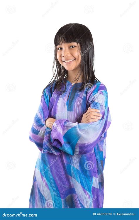 Młoda Azjatycka Dziewczyna W Malajskiej Tradycyjnej Sukni II Zdjęcie Stock Obraz złożonej z