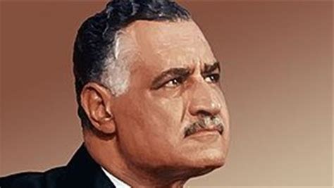 في ذكرى وفاته عدد من المواطنين يتوافدون على ضريح جمال عبد الناصر