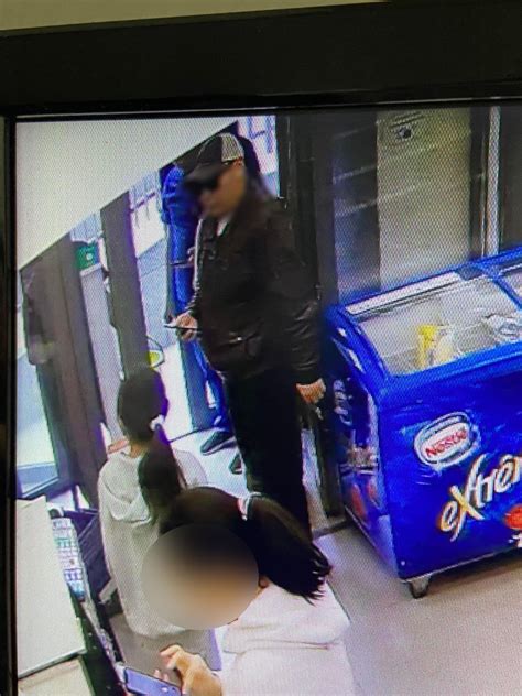 ЦЕГ 40 гаруй насны эрэгтэй 10 13 насны хоёр хүүхдийг дагуулж явахыг оролдсон гэх асуудлыг