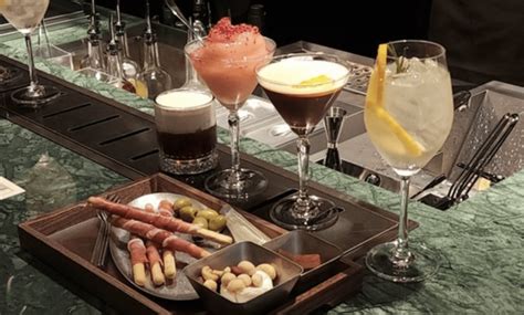 공간 브랜딩 1960년대 저택을 재해석한 스타벅스 장충라운지r점 Apcreative 에이피크리에이티브